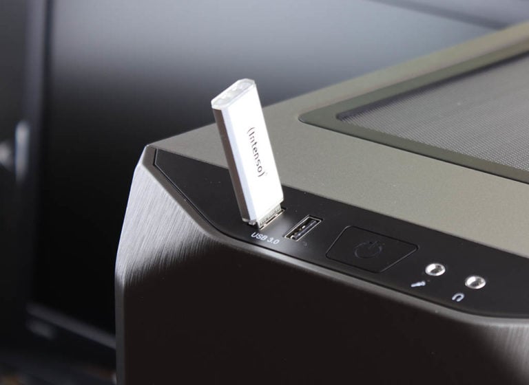 How to Build a PC: Beginner's Guide (Choose your Parts & Assemble)